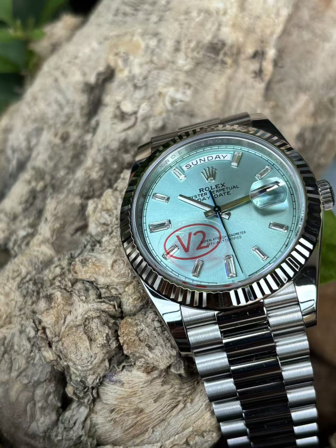 VS Factory Rolex Day-Date 40 Platinum Ice Blue Diamond Dial (228236) 1: ...